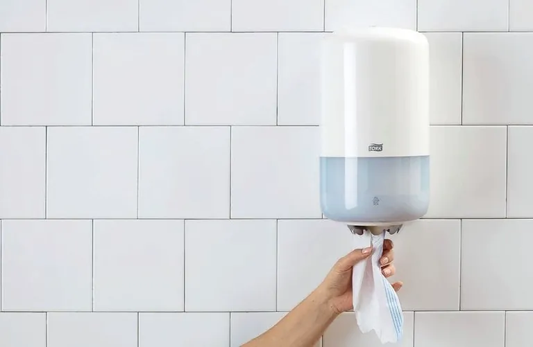Refill indicator for paper dispensers - rationell reinigen Gebäudedienste