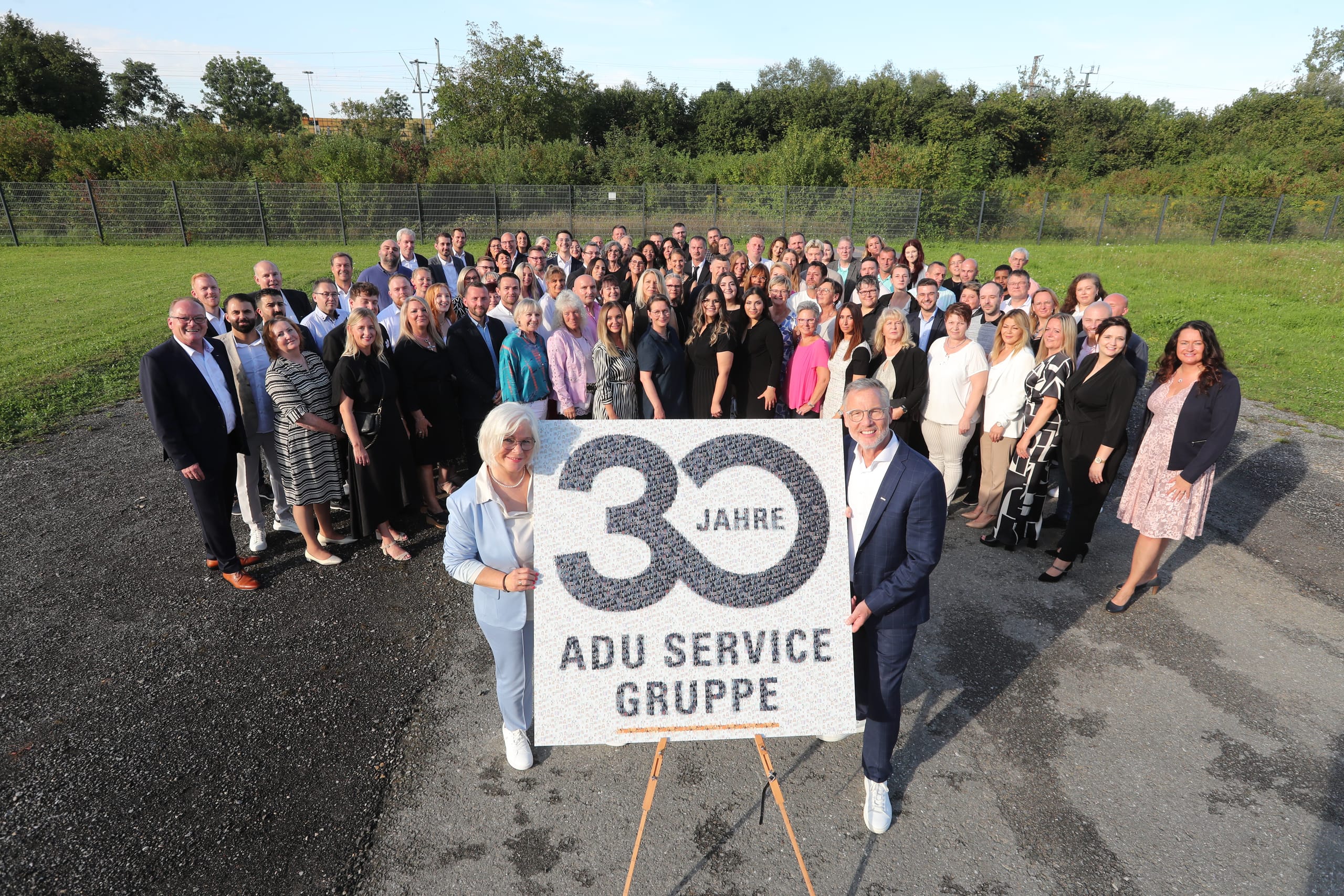 ADU-Gruppe besteht seit 30 Jahren - rationell reinigen Gebäudedienste